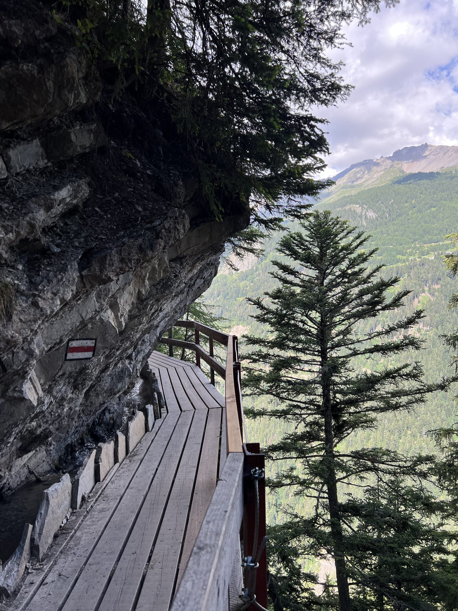 En route pour une excursion "clé en main" à la découverte du bisse du Ro